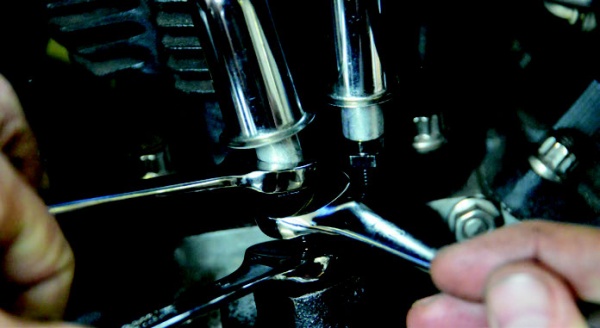 Adjusting Pushrods With Solid Lifters
